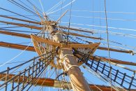 RRS Discovery - masts and rigging - T. Nielsen & Company