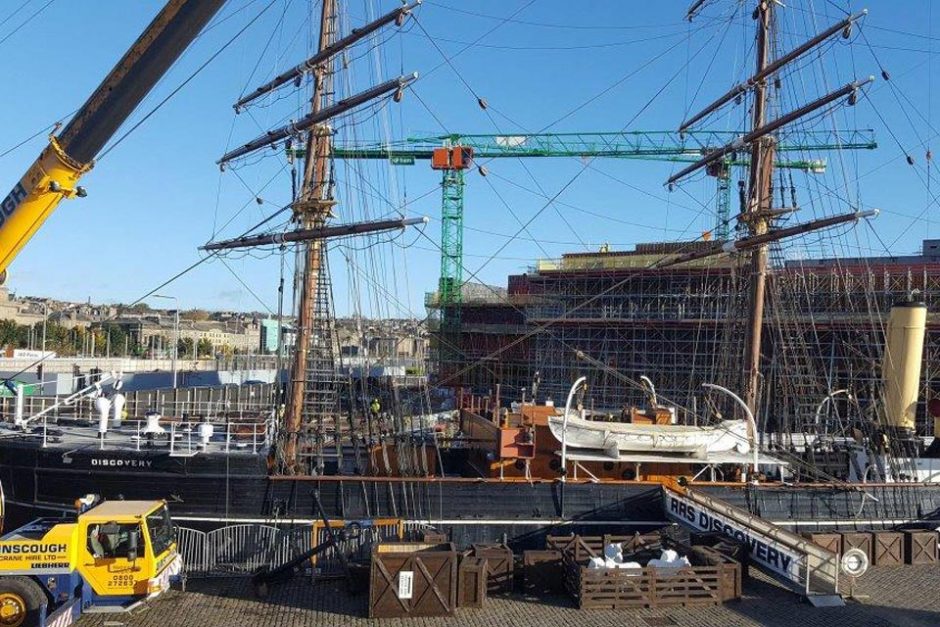 RRS Discovery - masts and rigging - T. Nielsen & Company